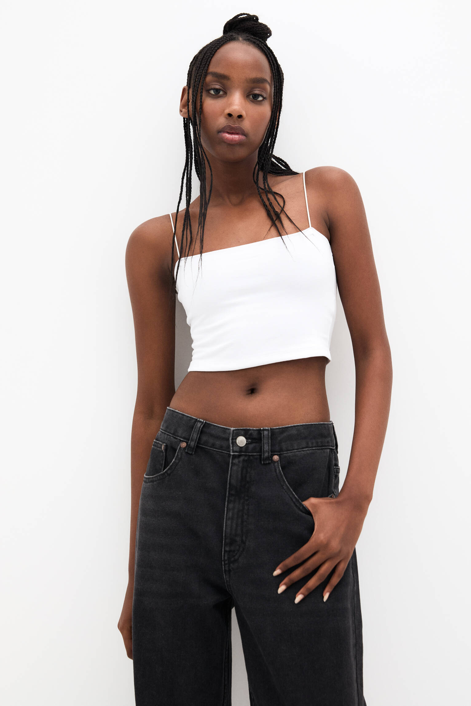 Crop top with thin straps - pull&bear