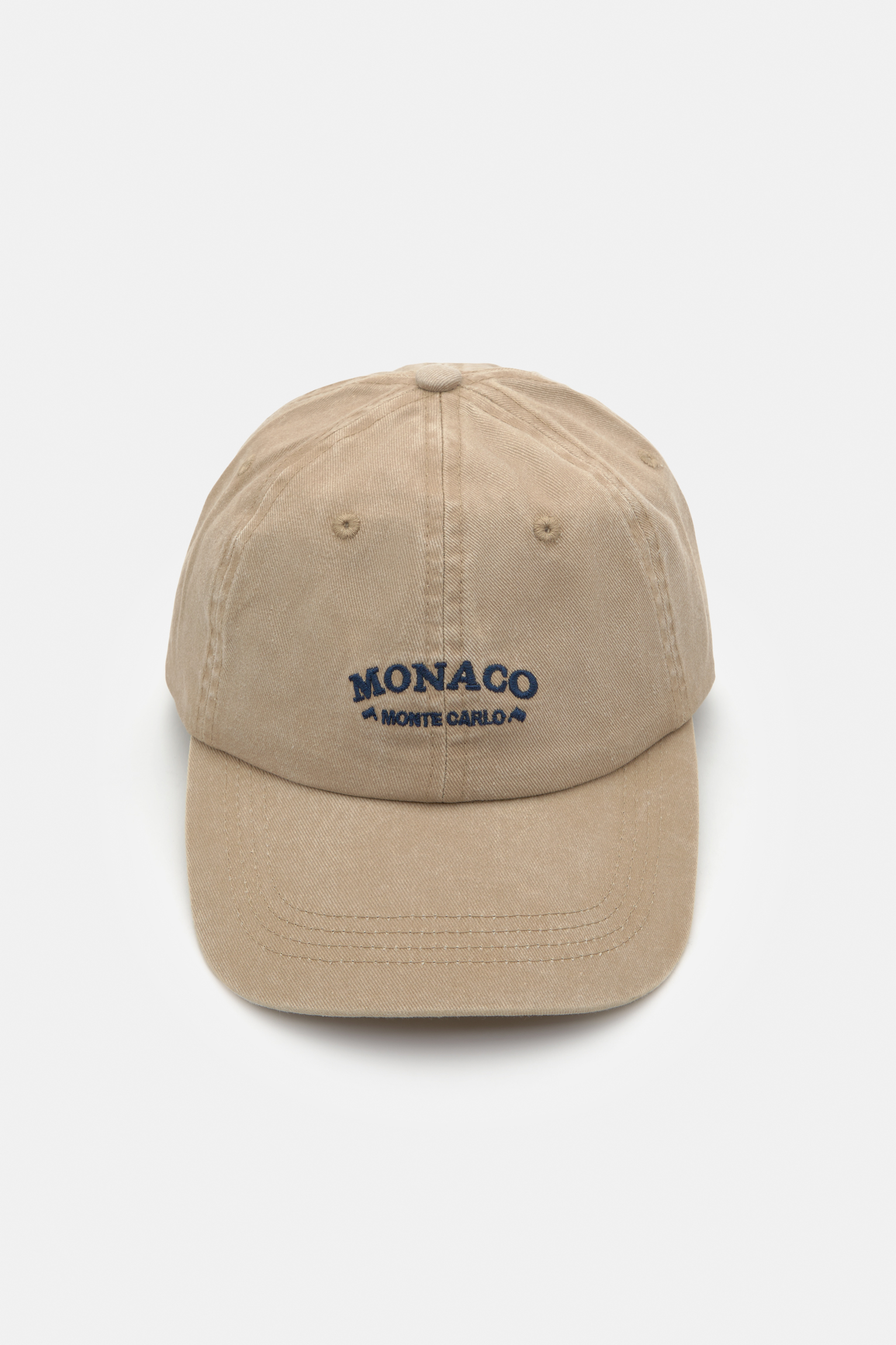 Check out the latest in Women’s Hats and Beanies | PULL&BEAR