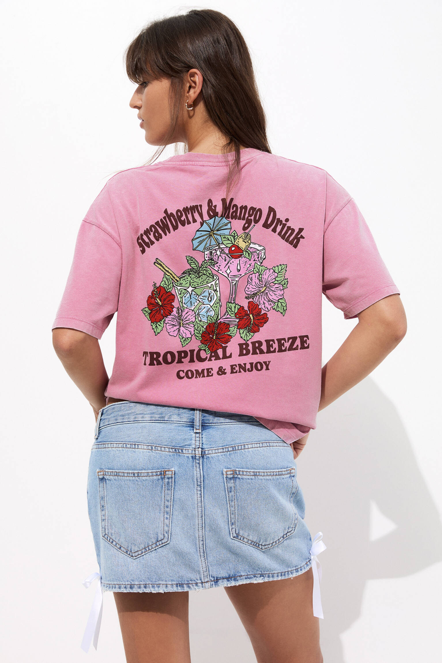 Short Sleeve Graphic Print T shirt Pull bear Short Sleeve Graphic Print T shirt Pull bear