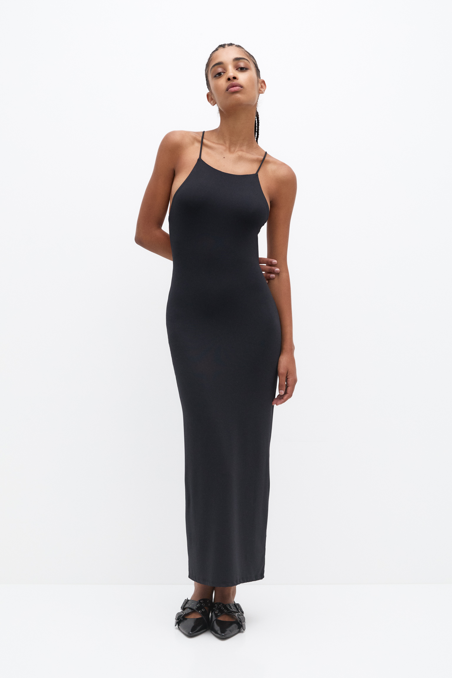 Crna - Haljine i pantalone na tregere - Kolekcija - Žene – PULL&BEAR