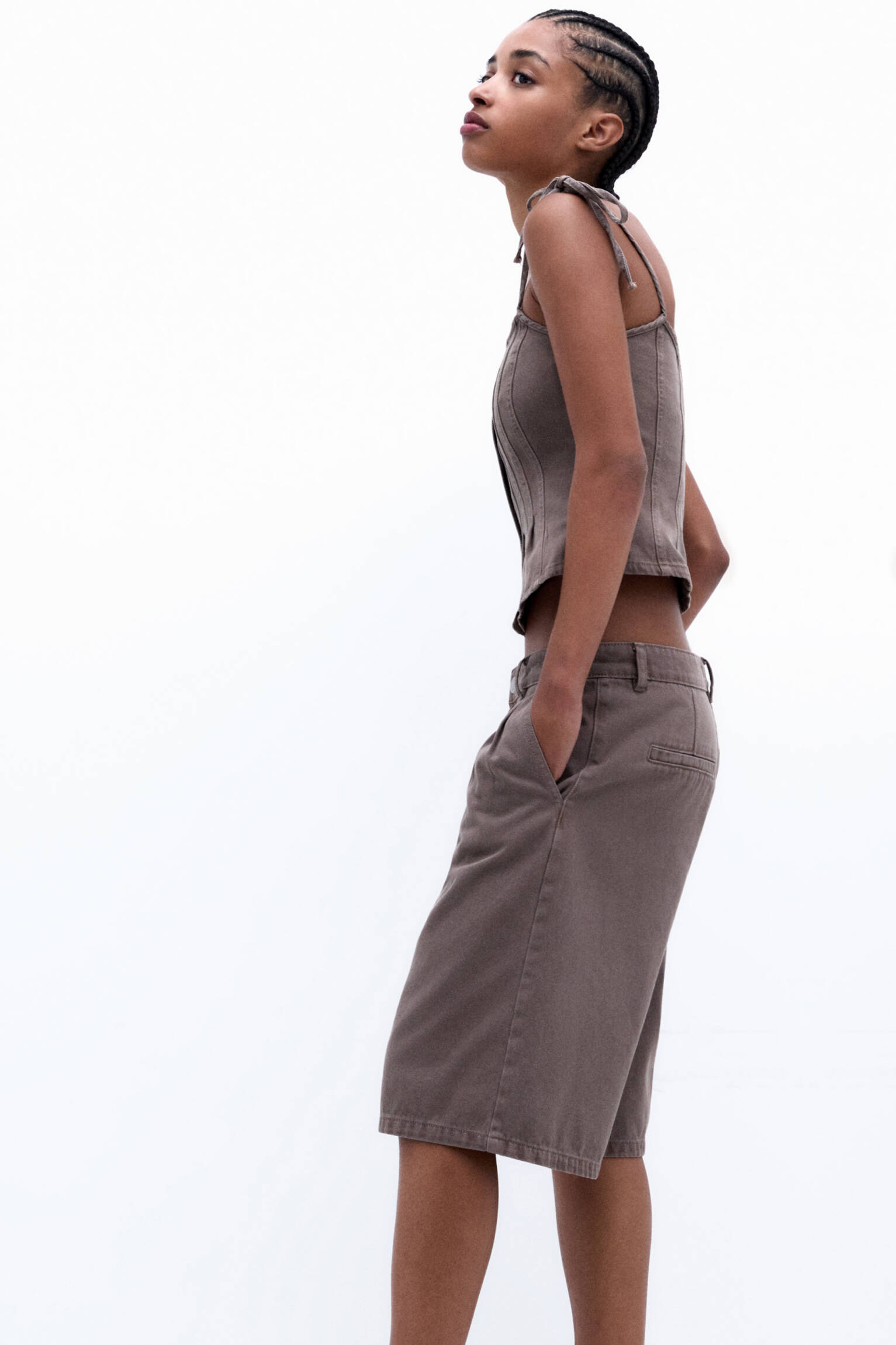 Long Bermuda shorts with darts - PULL&BEAR