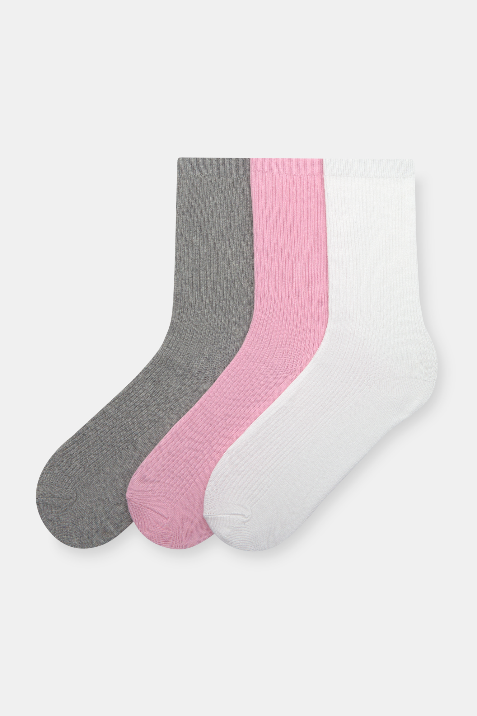 Descubre lo último en Medias y Calcetines de Mujer | PULL&BEAR