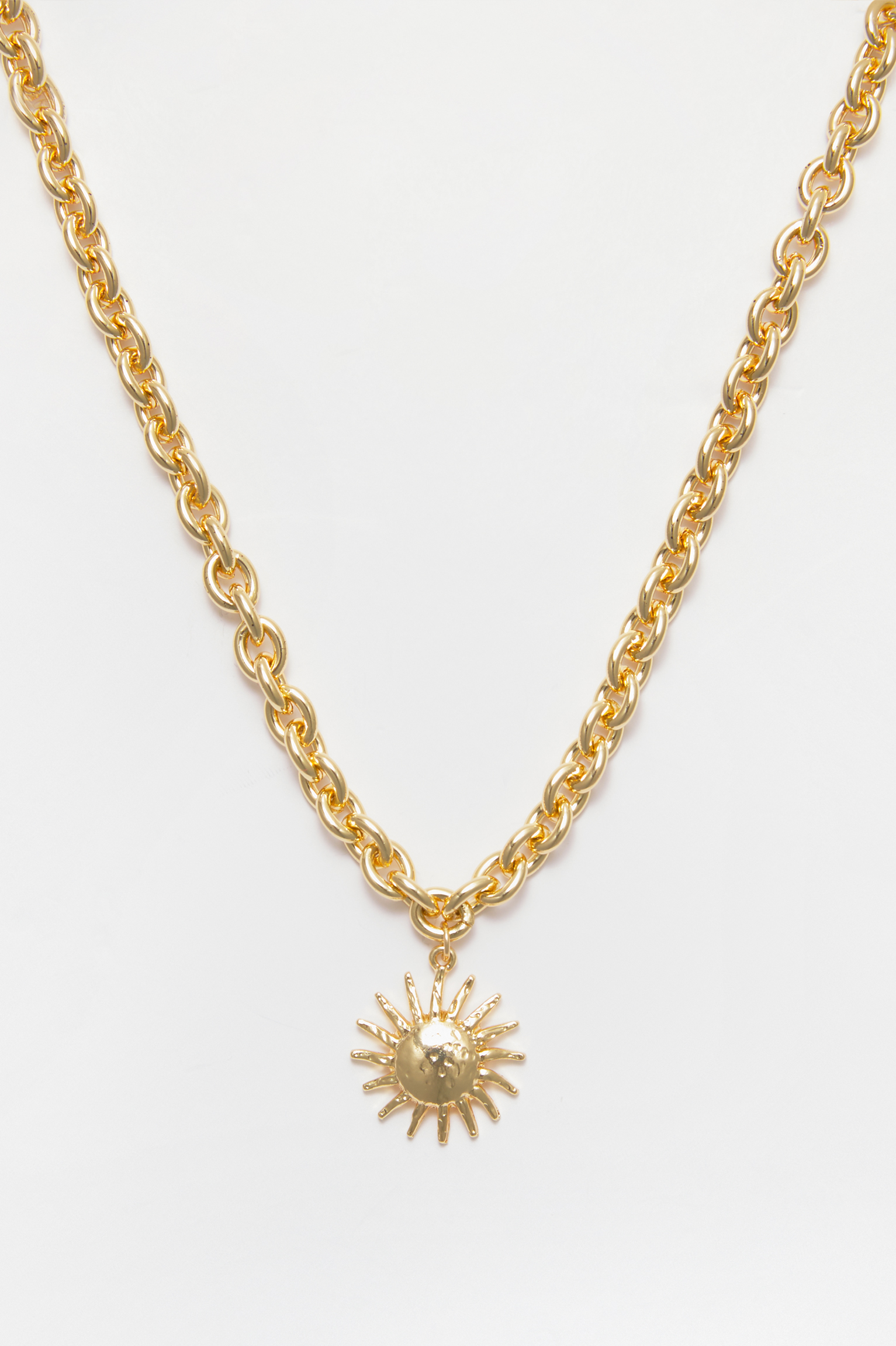 Discover the latest in Women’s Fashion Jewellery | PULL&BEAR