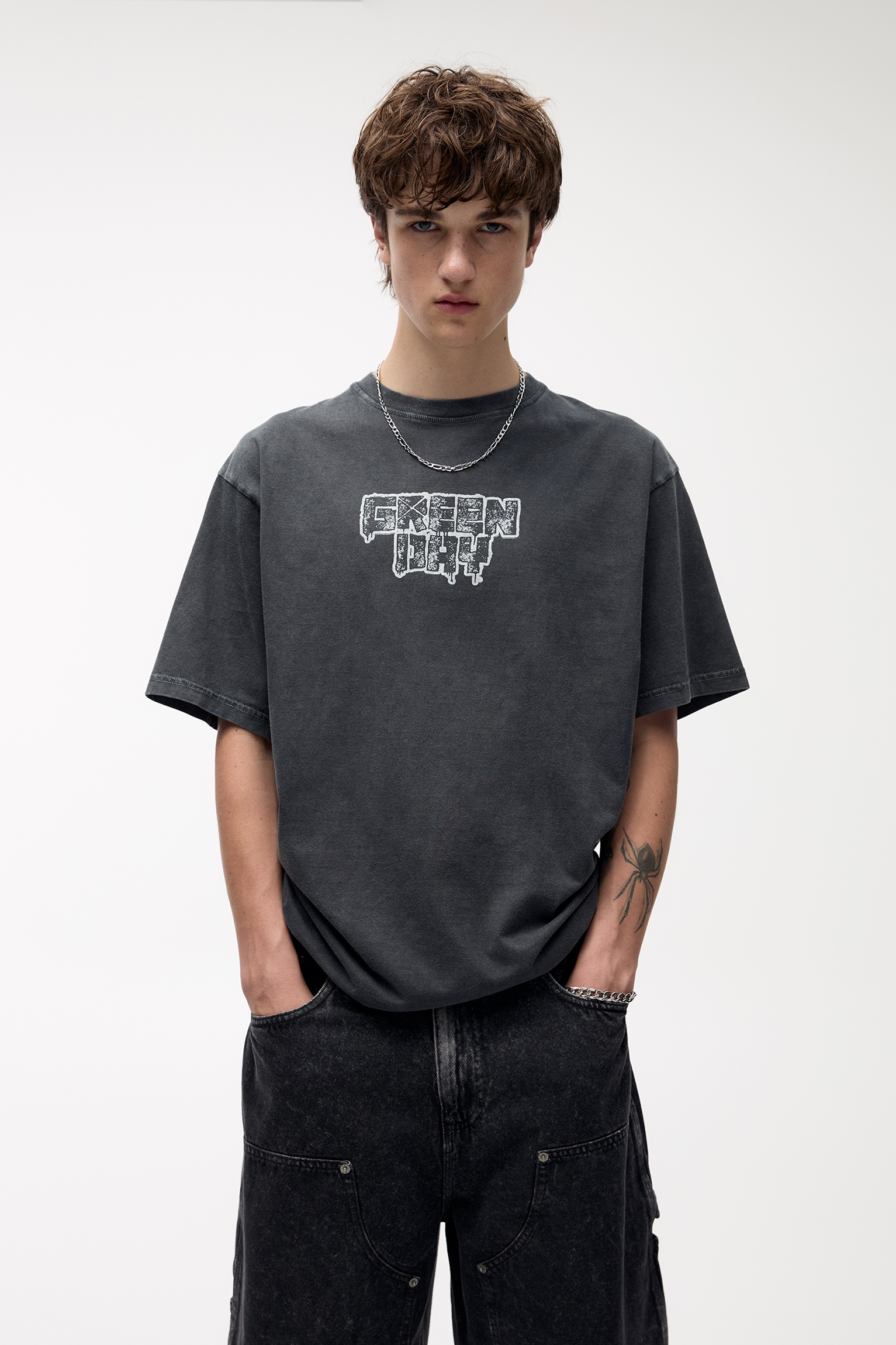 Kaus - Pakaian - Pria - PULL&BEAR Indonesia