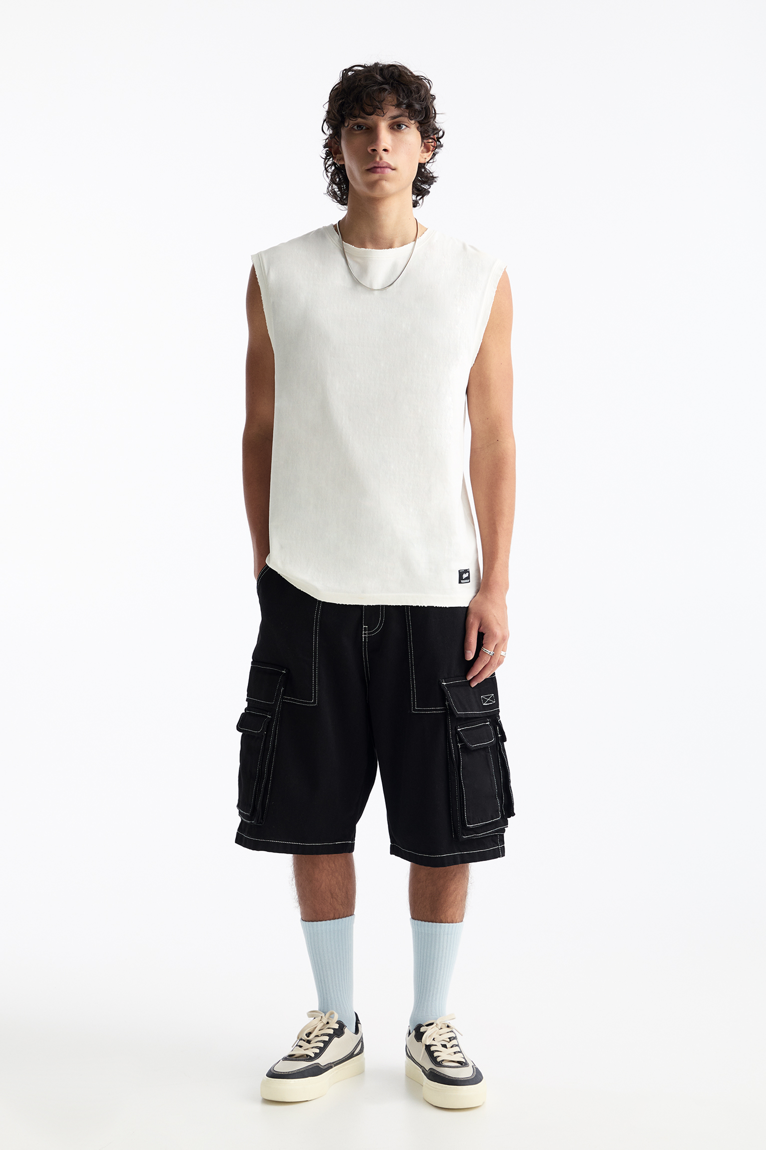 Pullandbear Black cargo jorts | Centro Colombo