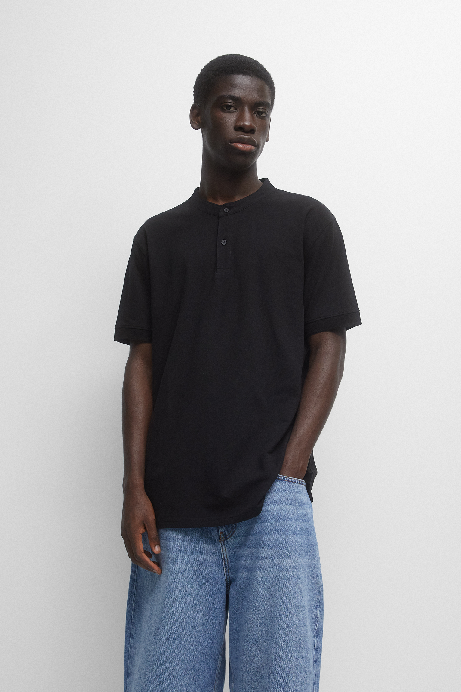 Polo - Kaus - Pakaian - Pria - PULL&BEAR Indonesia