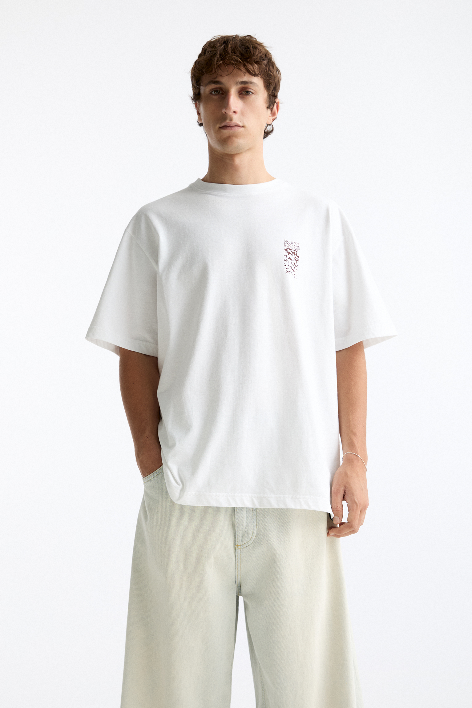 Kaus - Koleksi - Pria - PULL&BEAR Indonesia