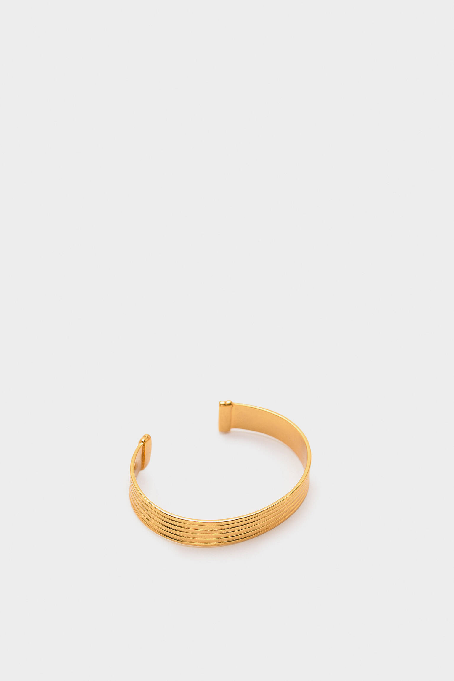 Gold-finish bar-textured cuff bracelet - PULL&BEAR