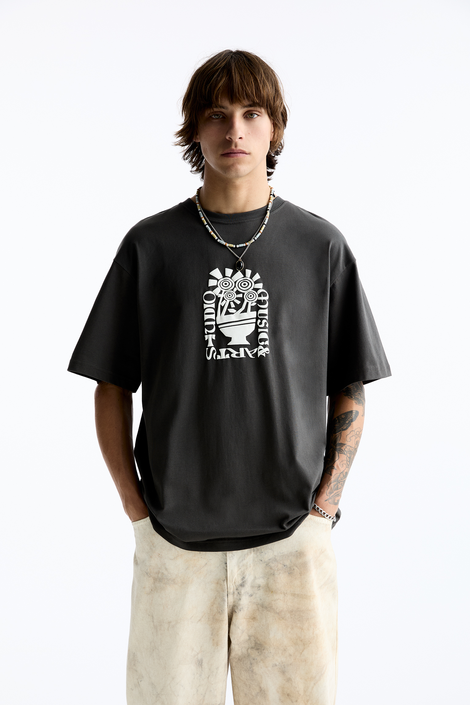 Kaus - Pakaian - Pria - PULL&BEAR Indonesia