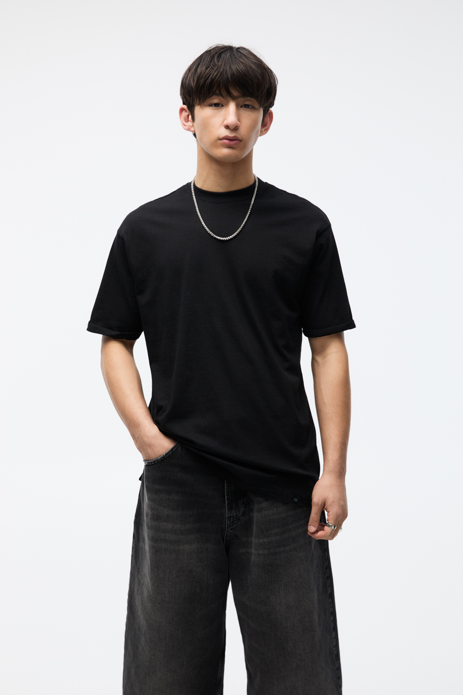 Men’s Basic T-shirts | PULL&BEAR