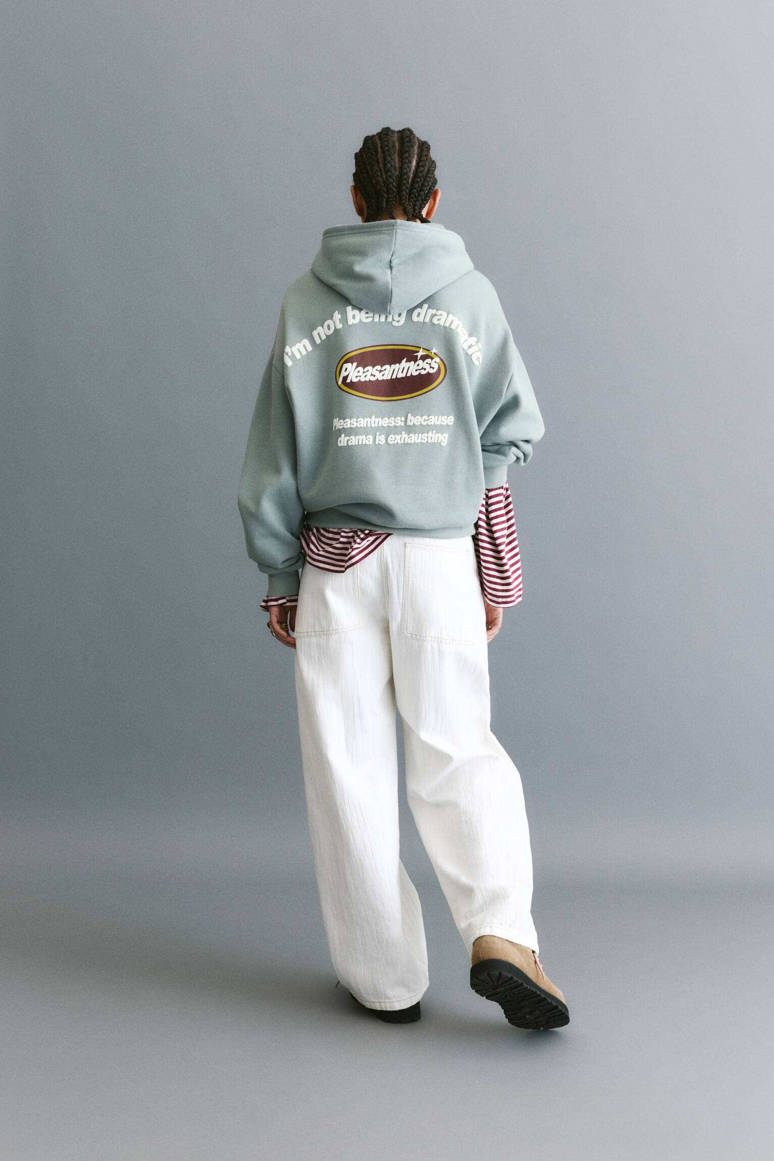 เสื้อมีฮู้ดพิมพ์ลายกราฟิก Dramatic - PULL&BEAR